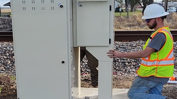 Power out at a UP rail crossing? A hydrogen fuel-cell generator could ...